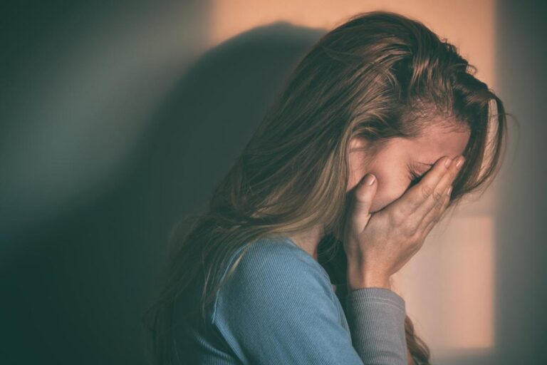 what-does-addiction-feel-like-understanding-life-as-an-addict