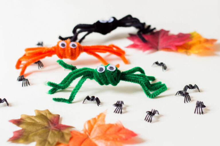 PIPE CLEANER SPIDERS CRAFT