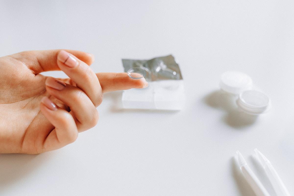 A Guide To Buying The Best Contact Lenses Online