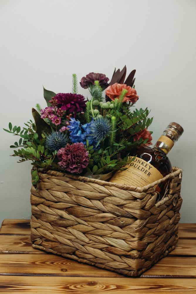 5 Thoughtful And Unique Gift Basket Ideas For Your Loved Ones