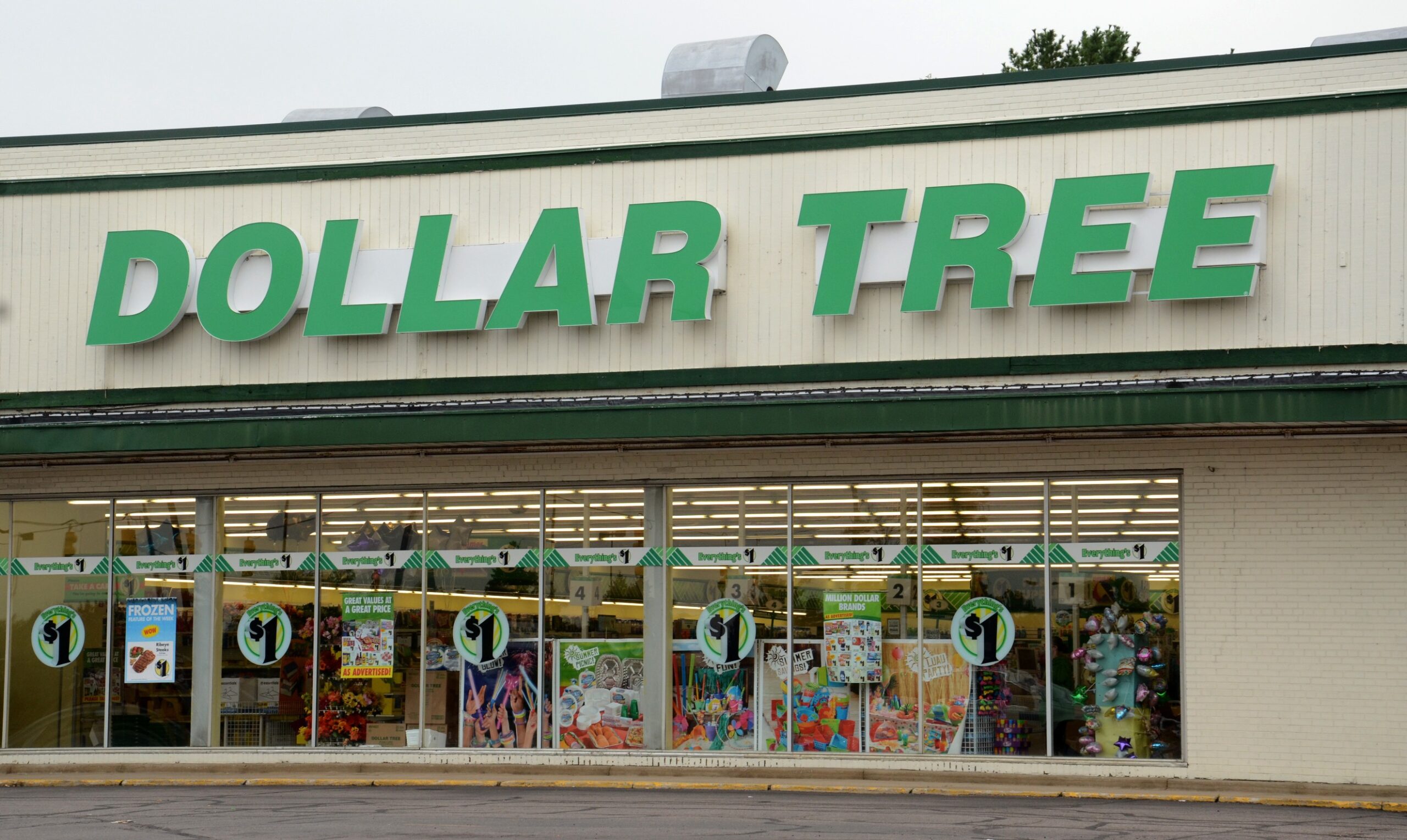 5 Mind-Blowing Facts About the Dollar Store