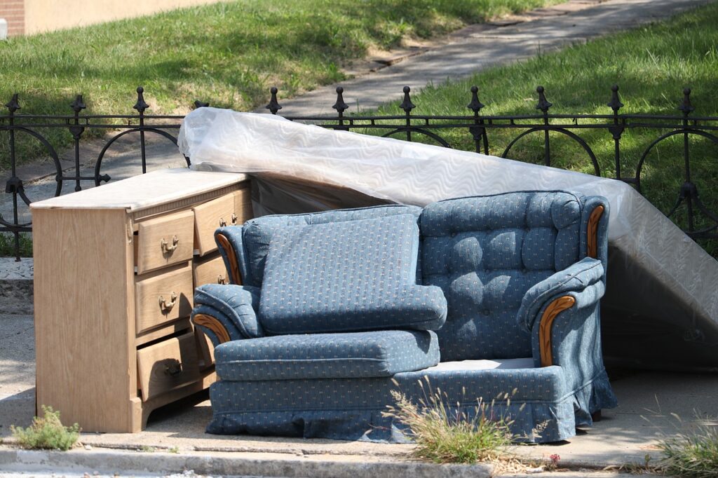 How to Fill Your House With Amazing Free Furniture From These 8 Sources