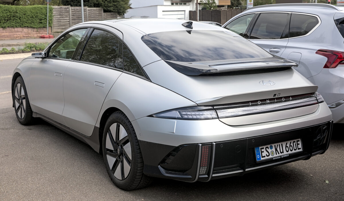 10 Hybrid Cars That Are Perfect for City Driving