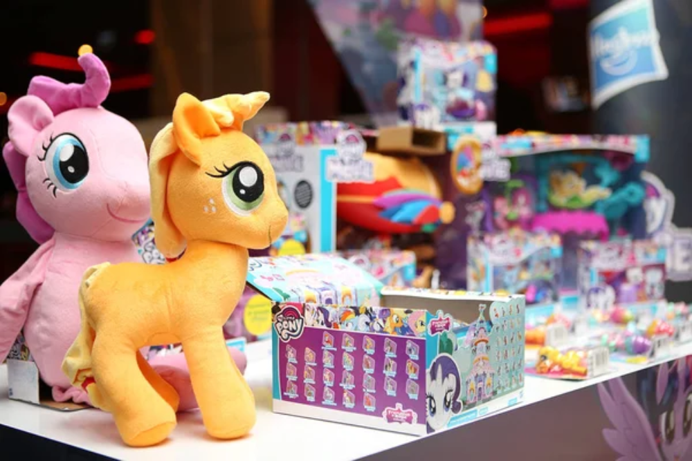 15 Nostalgic Toys That Defined Childhoods in the 80s and 90s - Kellys ...