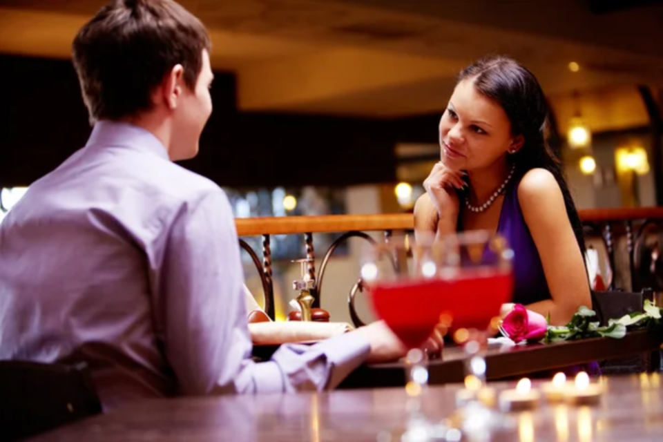 10 Things Never to Ask on a First Date & 4 Questions That Spark Real ...