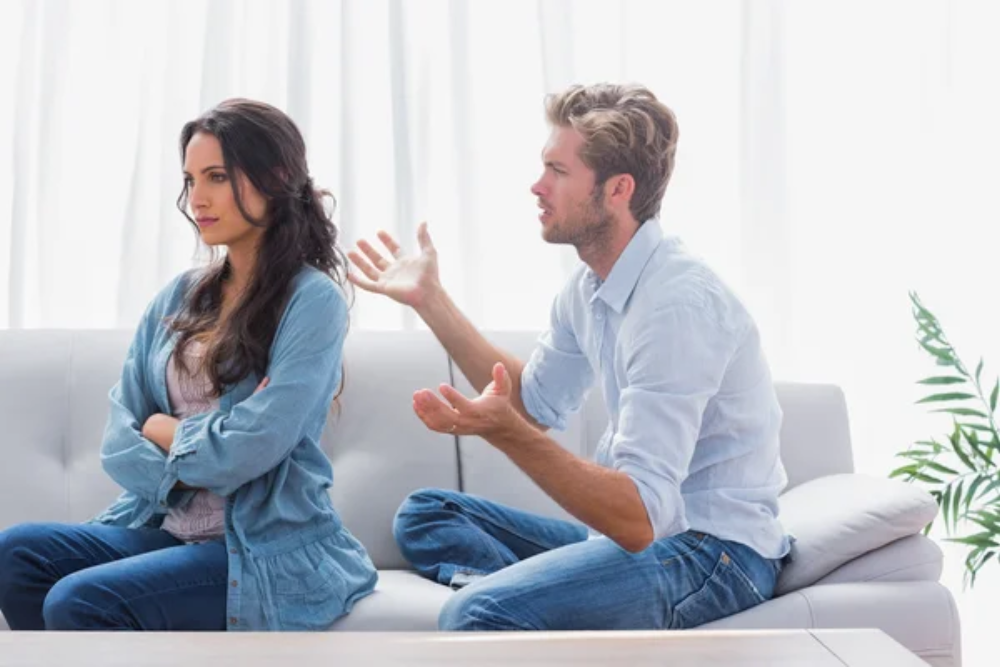 15 Subtle Habits That Reveal You're Bottling Up Your Emotions - Kellys ...